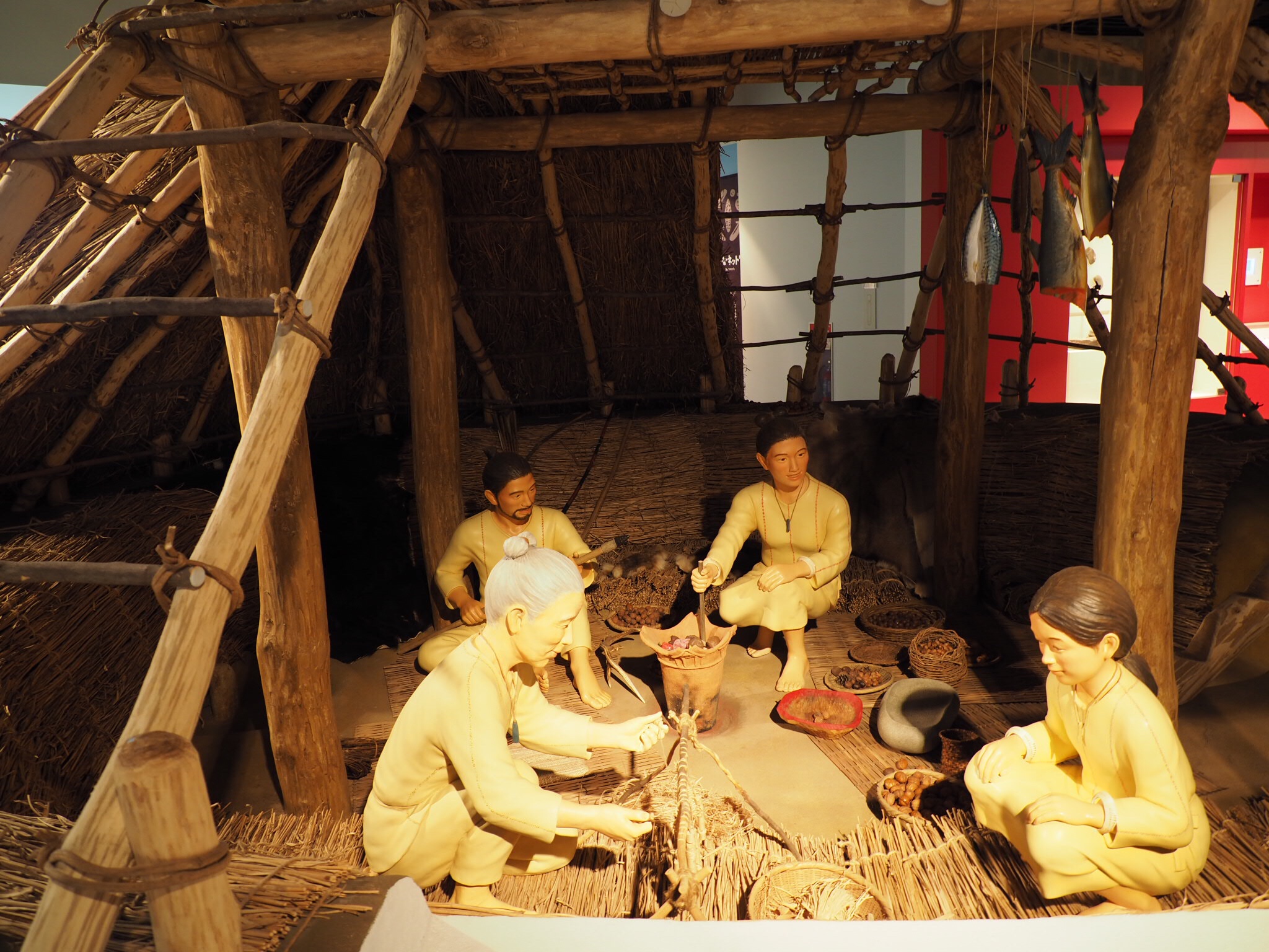 縄文人の服装、生活、食べ物は？青森県「三内丸山遺跡」で縄文時代について学んだ - ミズイロノタビ